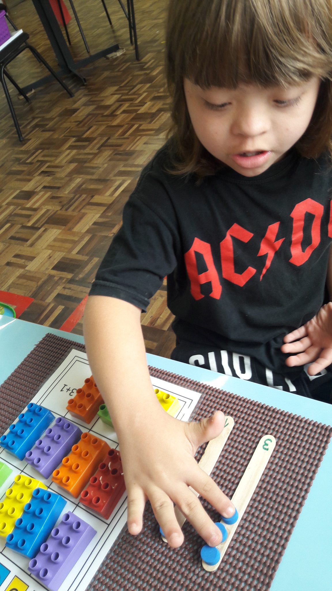 Learning with LEGO. TeachersMag.com