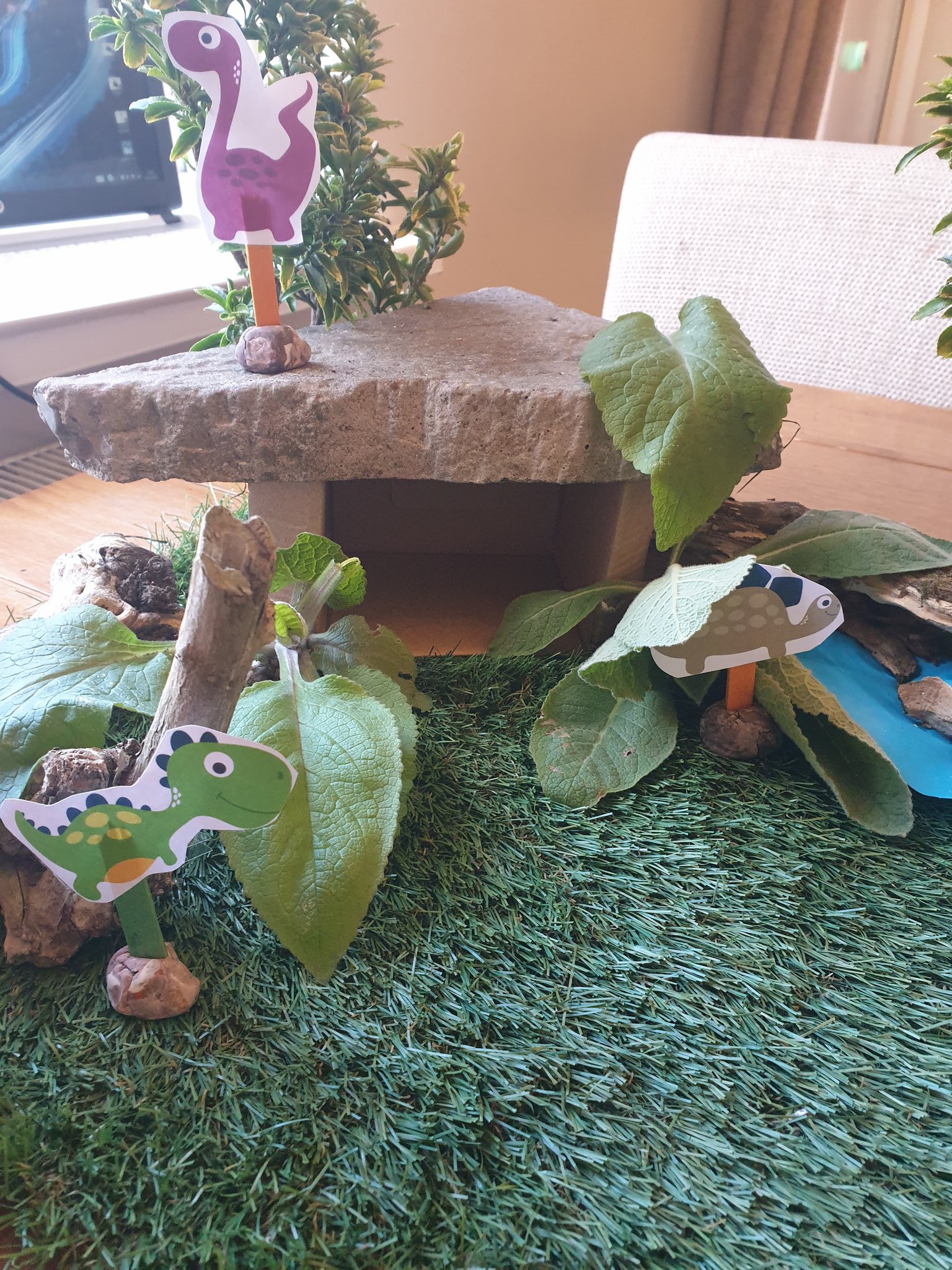 Making a Dinosaur Den in Your Home!. TeachersMag.com